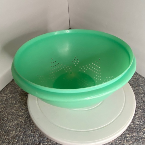 Tupperware | Kitchen | Vintage Tupperware Colander Strainer Green ...
